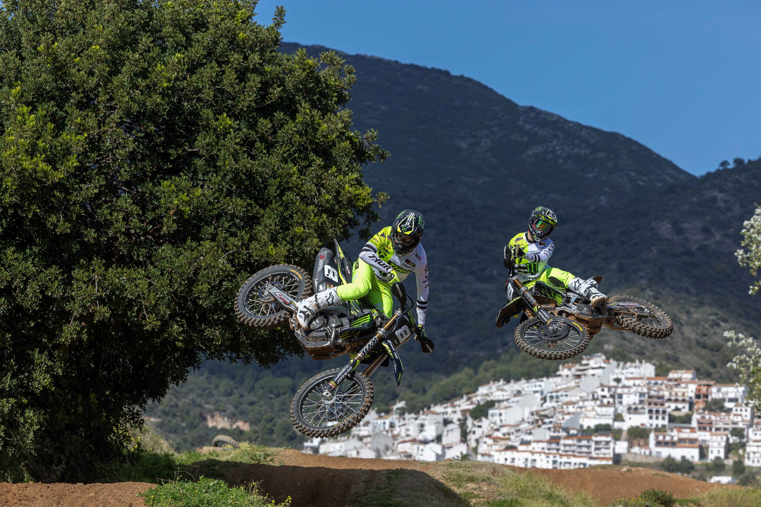 MONSTER ENERGY TRIUMPH FACTORY RACING PRONTO A DARE BATTAGLIA NEL 2025 ...