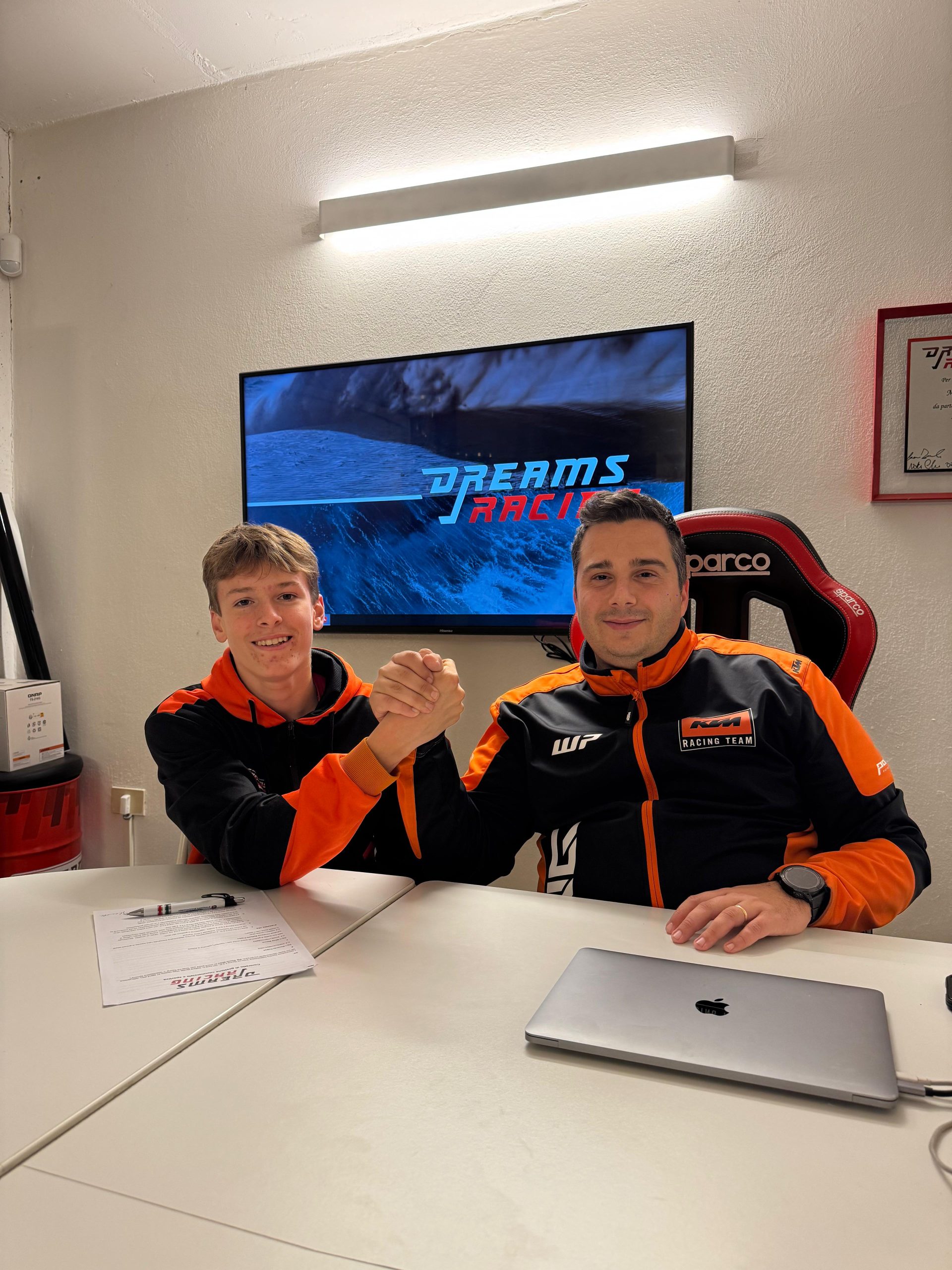 DREAMS RACING TEAM PRESENTA LA SQUADRA 2026! - MXReport